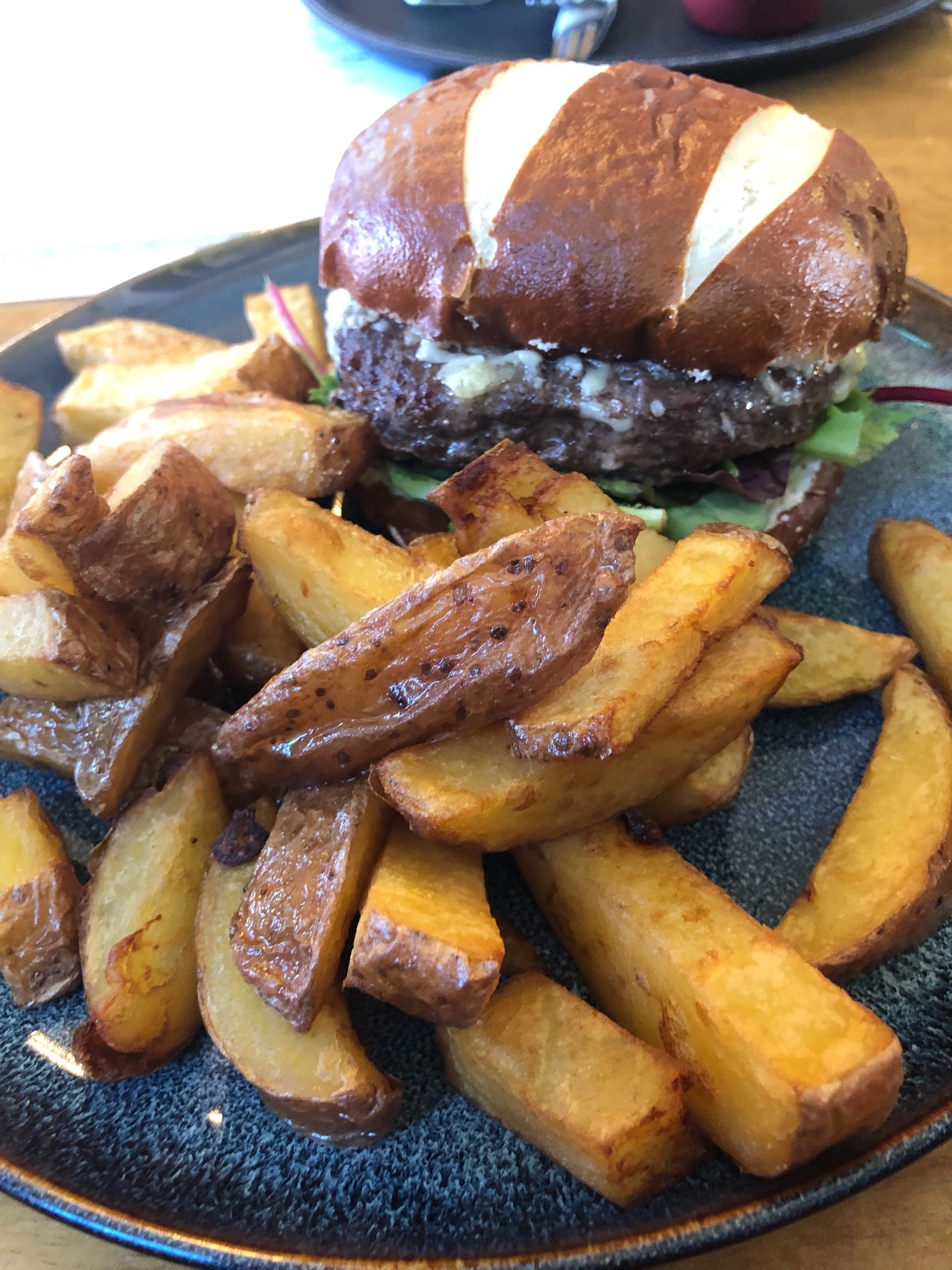 Vat and Fiddle – Cheeseburger and Chips – The Nottingham Food Blog